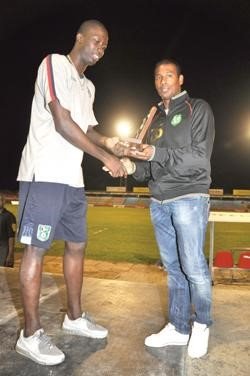 The 10 tallest goalkeepers in football/soccer history - Sportszion