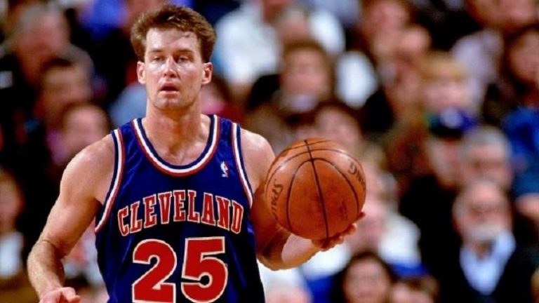 Top 10 Greatest White Players In NBA History - Sportszion