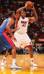 Top 10 Heaviest NBA Players in History - Sportszion