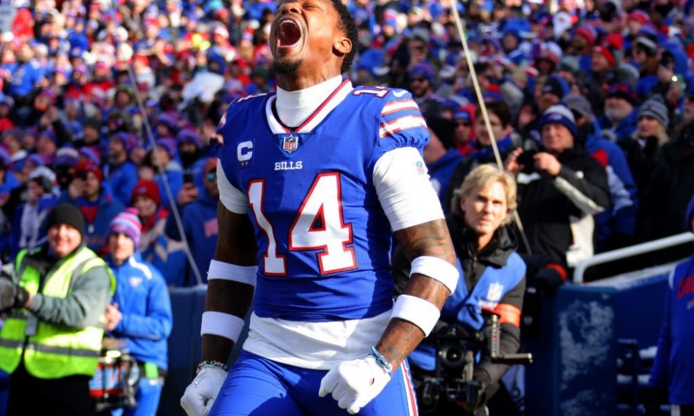 Bills' WR Stefon Diggs reportedly bolts from stadium after yelling at ...