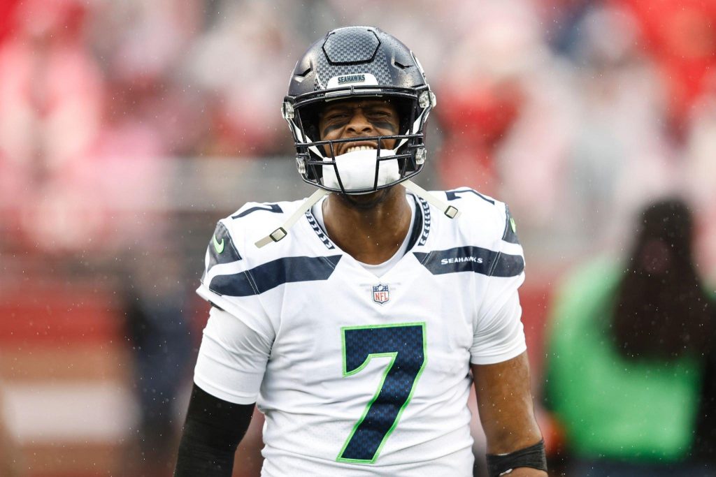 Seahawks' QB Geno Smith claims he wants to finish his career in Seattle ...