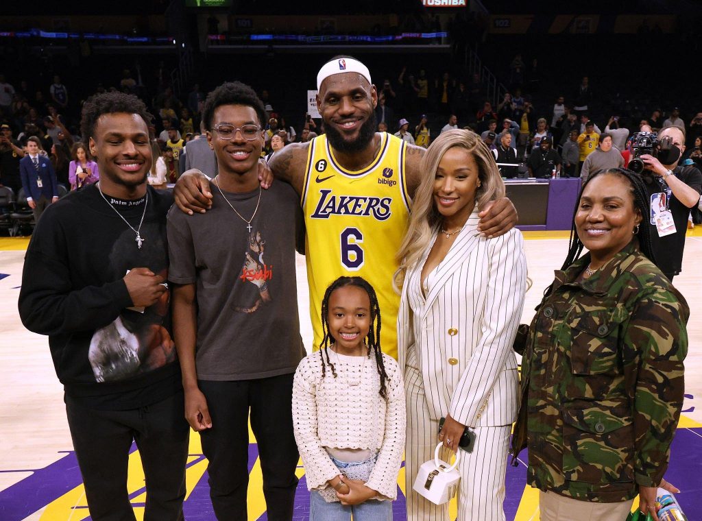 Watch: Bronny, Bryce witness from court-side as their dad LeBron James ...