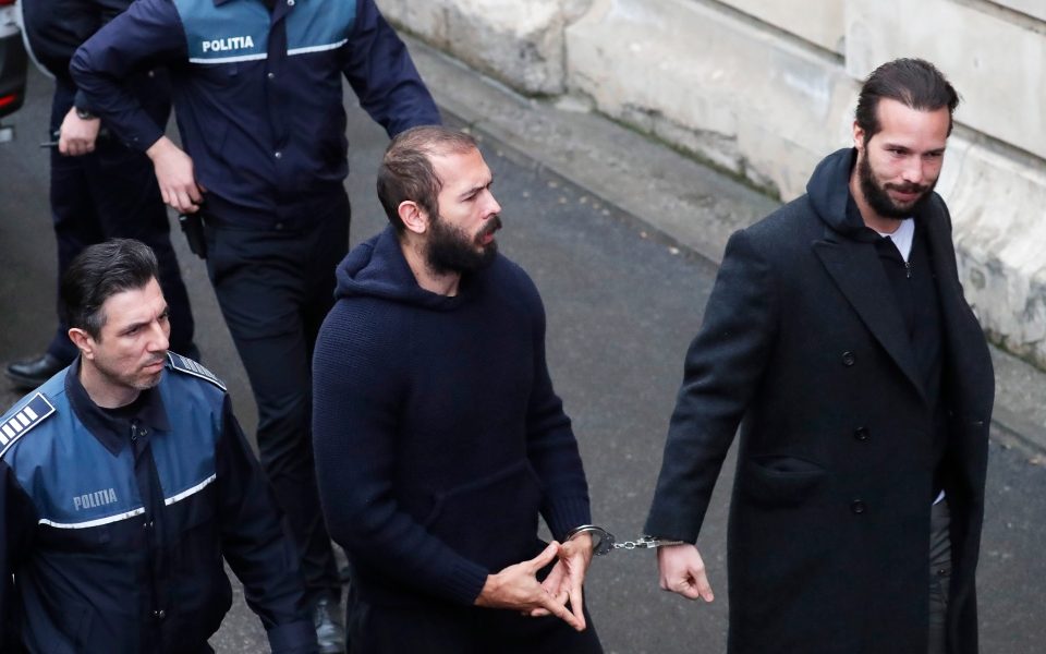 What does Andrew Tate’s bizarre two finger hand gesture mean? - Sportszion