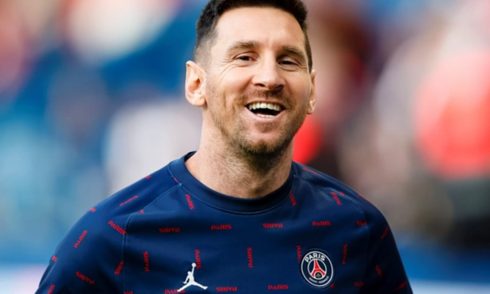 Lionel Messi's surprise encounter with fans on international break ...