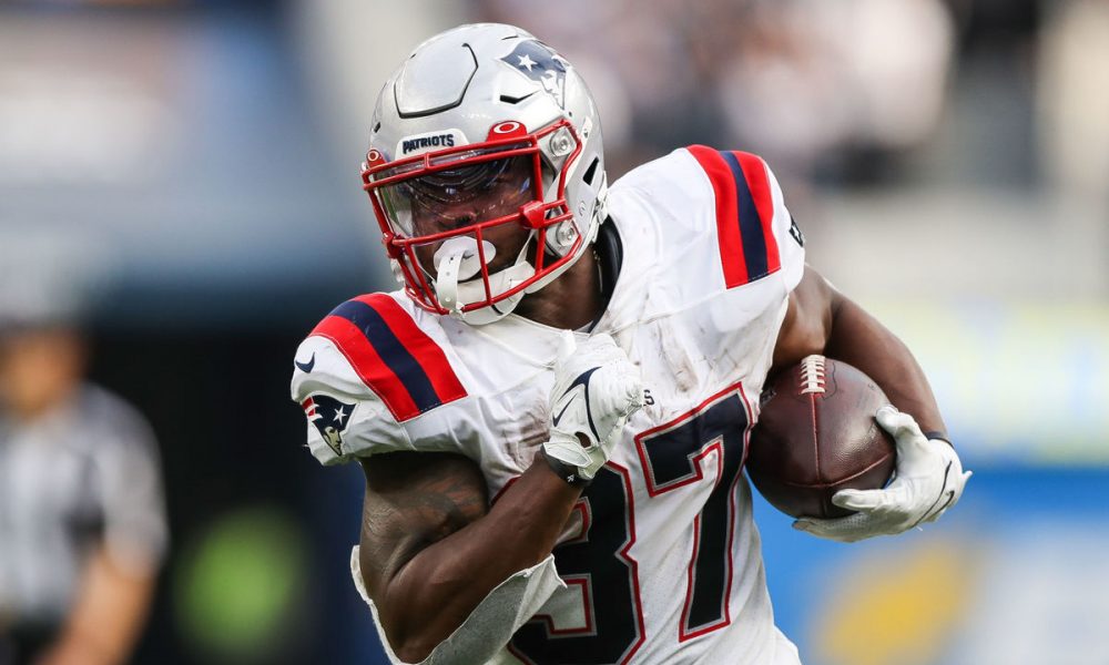 Ex-Patriots RB Damien Harris agreed one-year deal with Bills upsetting ...