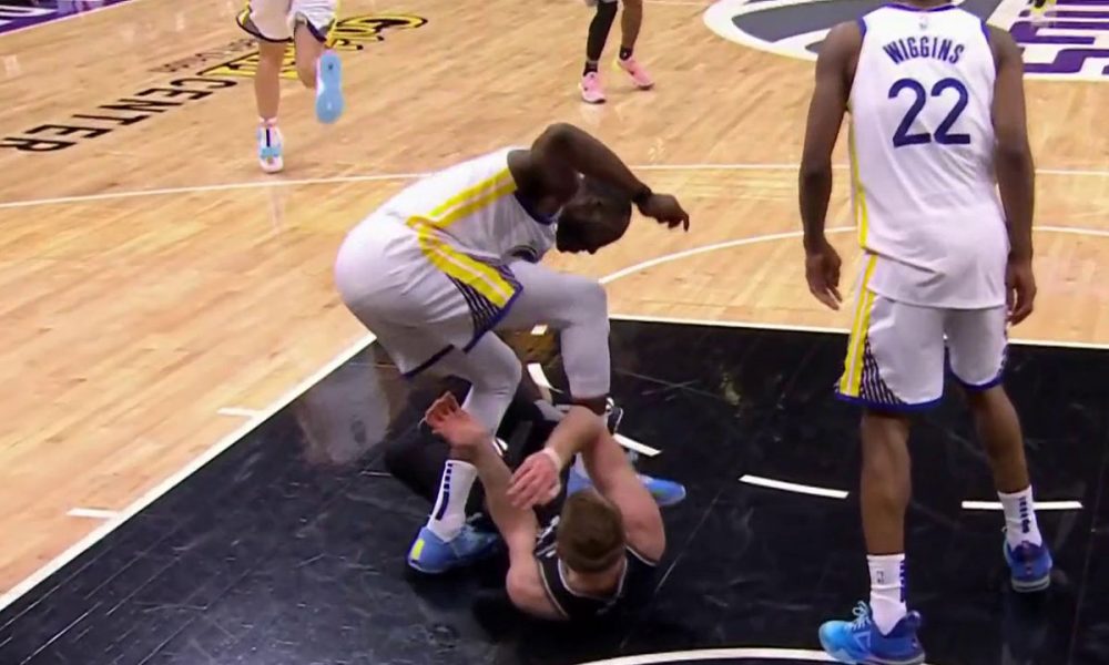 "Draymond acting like he got his foot caught in a bear trap": Fan brutally slams Warriors ...