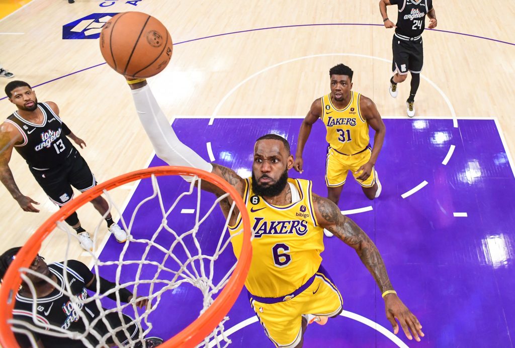 LeBron James' hilarious remark on Anthony Davis' game-winner mishap after Lakers' NBA play-in ...