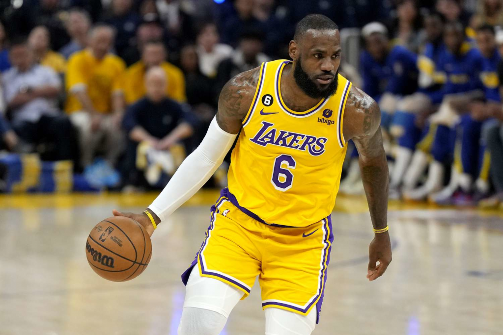 How much does Laker’s LeBron James get paid by Nike? Exploring King ...