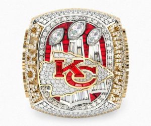 Patrick Mahomes, Travis Kelce sport new Super Bowl rings, revealing the ...