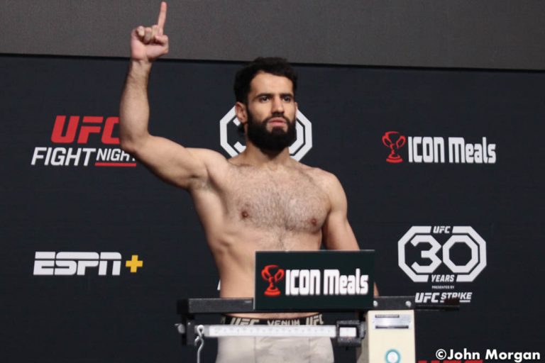 Muhammad Naimov takes sly dig at Max Holloway following his debut win ...