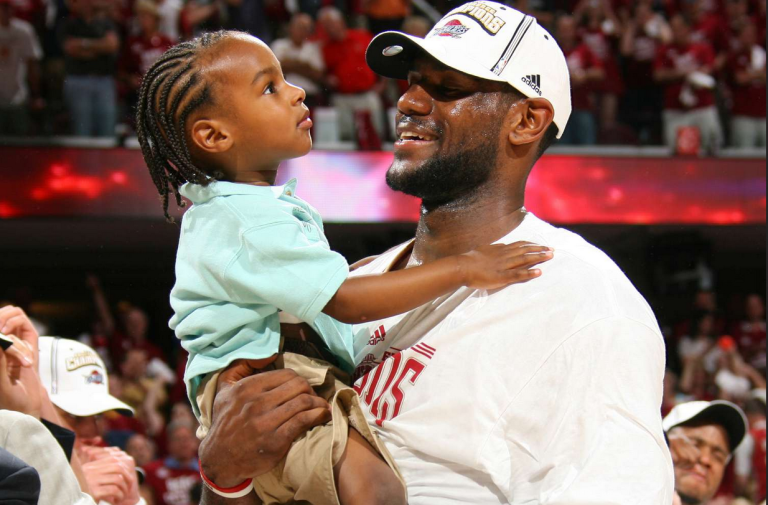 LeBron James and son Bronny's adorable snapshot went viral on internet ...