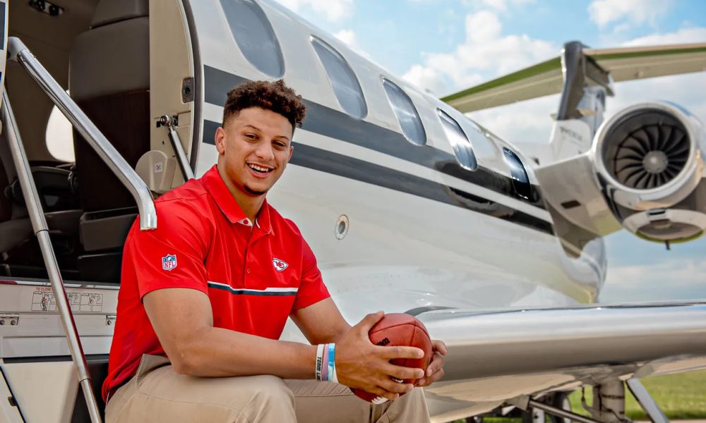 What is inside Patrick Mahomes private jet? Revealing the interior of ...