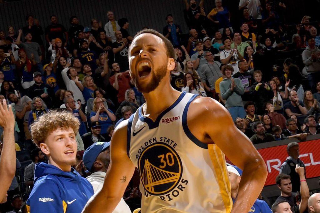 Which Warriors record did NBA star Stephen Curry break after brilliant performance against ...