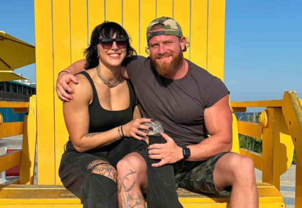 "My leg was about to snap": Buddy Matthews details painful experience ...